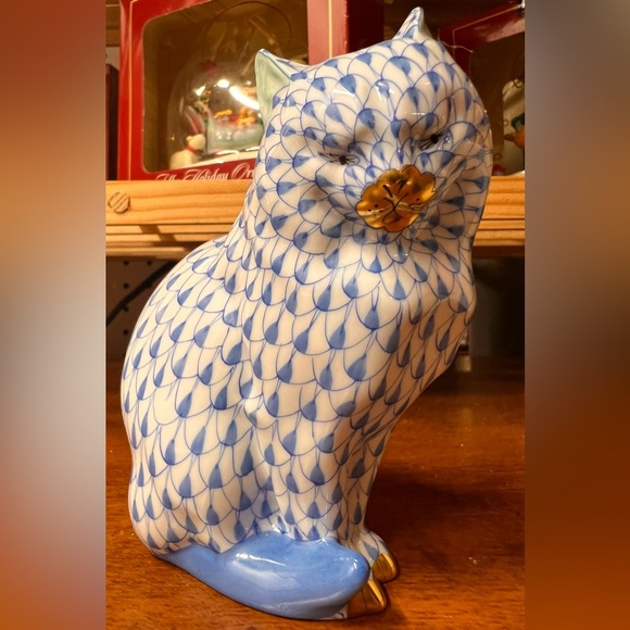 Herend | Accents | Herend Blue Fishnet Cat Figurine | Poshmark